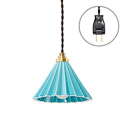 美濃焼が灯す、透け感あるぬくもり。ORIGAMIドリッパーを使用したランプシェード「dripper lamp」。まるで折り紙を折ったような美しいフォルムが人気のORIGAMIドリッパー。美濃地方で熟練の職人たちが一つ一つ手仕事で作り上げる磁...