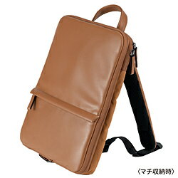 厚みが変わるPCバックパック■2つのスタイルで使えるPCバックパックPCのみの持ち歩きには薄マチですっきり。荷物が多い時はファスナーで収納されたマチを広げてサイズアップが可能。2wayで使えるPCバックパックです。■たっぷり入るメインルーム...