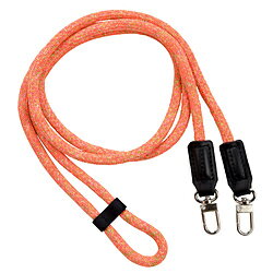 スマートフォンやスマホケースを軽快に斜めがけ。カジュアルな服装やアウトドアのシーンによく合うロープタイプのショルダーストラップ。■ストラップ長さ : 70cm(長さ調整可能)■TPUシートサイズ : W55×H35×D0.6mm■耐荷重 :...