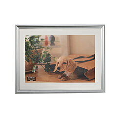 ■どんな部屋にも相性の良いシンプルな写真額。■大切な写真をインテリアとして楽しめる！写真が映えるマット台紙付き。■軽量で扱いやすい樹脂製フレーム。■写真サイズに合わせて選べる種類展開（サイズ：7 種類）（色：2 種類）■規格:ワイド四ツ切判...