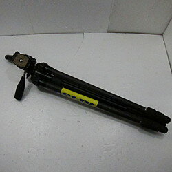 〔中古品〕〔商品ランクA〕〔付属品〕取扱説明書、三脚ケース〔メーカー〕SLIK 〔ジャンル〕デジカメオプション 〔種類〕3段三脚 〔伸長（全高）〕1750mm 〔最低高〕302mm 〔縮長〕640mm 〔最大荷重〕4kg 〔材質〕カーボン ...