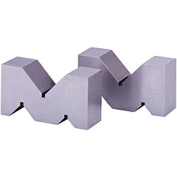 ■V溝は90°精密仕上げされており円筒の検査、丸棒の精密ケガキなどに使用します。■2個1組となっています。【用途】・丸棒の精密ケガキなどに。【仕様】・幅（mm）： 100・奥行（mm）： 33・高さ（mm）： 52・底面とV溝の平行度（μm...