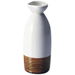 瀬戸焼の土焼2.0トビ口徳利です。落ち着いた風合いの陶器製で、和の雰囲気を演出します。上品なデザインで、食卓を華やかに彩ります。種類徳利・冷酒器・酒燗器材質陶磁器スタッキング不可入数1個瀬戸焼の陶器製徳利。和の趣を感じさせるデザインで、食卓...