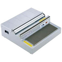 ■電源:単相100V 50/60Hz■消費電力:165W■フィルム幅:450mm■ポリエチレンフィルム、塩化ビニールフィルム等が使用できます。■電子サーモ式（位相制御方式）のため、設定温度が常に一定に保てます。仕様■幅×奥行×高さ（mm）：...