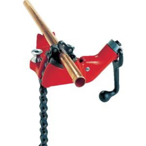 堅牢な鋳鉄製の基台にクランクハンドル付のパイプ固定具とベンダーが取り付けられています。歯のないジョーはネオプレンコーティングで管を傷つけません。高さ(mm)：120適用パイプ：1/2〜4 1/2 O.Dモデル：BC410P管サイズ：1/2-...