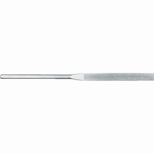 シャンク部が鍛造されていますので特にハンドルを使用する必要がありません。長く精度を維持し、抜群の長寿命です。焼入れ鋼、超硬、セラミックなどの精密やすり掛け、面取り・バリ取りに。形状：平 10.3(幅)×2.8(厚さ)粒度(#)：120全長(...