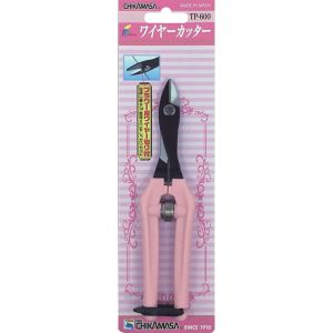刃元の凹部でフラワーワイヤー（#14まで）切断可能。刃先は小型のハサミとして使用できます。超軽量で疲れにくく持ち運びも楽です。全長：175mm刃長：18mm重量：67g材質：刃/高級炭素刃物工具鋼、柄/エラストマー、バネ/ステンレスバネ生産...