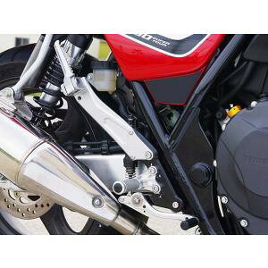 タンデムステップを取り付けるためのオプションパーツです。 ステップキット本体に合わせて、シルバー、ブラック、ゴールドの3色をご用意いたしました。◆タンデムステップを取り付けるためのオプションパーツです◆カラー:コールド適合車種:CB400S...