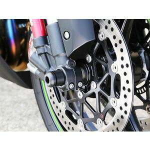 転倒時にダメージの多い、アクスルシャフト両端に取り付けるプロテクターです。 この製品を取り付けることで、アクスルシャフト端周辺の破損によるフロントフォークの交換や、シャフトの取り外し困難を回避することが期待出来ます。 スライダー本体は、硬度...