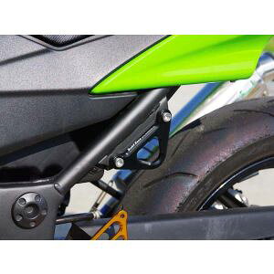 ◆Ninja250R用のレーシングフックが完成いたしました◆ノーマルのタンデムホルダーを外し、そこに取り付けていただきますと、バイクを車載する際のタイダウンベルトのアンカーポイントとしてご使用いただけます◆Ninja250Rでサーキット走行...