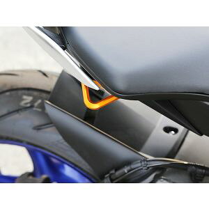 サーキット走行等でバイクを車載する場合、車体を固定するタイダウンベルトを掛けるところに悩むことはありませんか? そんな時にはこのレーシングフックが便利です。 取り付けていただくと、タイダウンベルトのアンカーポイントになります。 また、車体を...