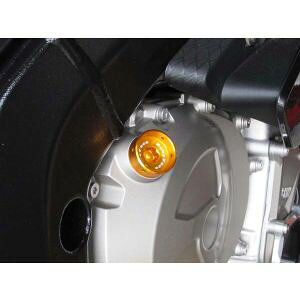 開閉には10mmの6角レンチを使用いたします。またサーキットでの走行も考慮し、ワイヤーロックの穴加工も施されています。◆S1000RR 用のオイルフィラーキャップが完成いたしました◆その色やデザインから、エンジンのワインポイントドレスアップ...