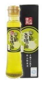 日本で生産されている山椒の75％を生産している和歌山県、 中でも、有田川町や紀美野町は 山椒の里としても知られ「ぶどう山椒」の栽培が盛んです。 この地で採れる山椒は、 他の産地よりフルーティで甘い香りが特徴です。 山椒香味油はこの「ぶどう山...