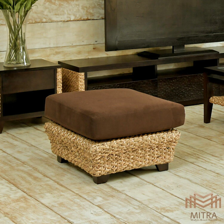 ソファと組み合わせて、お部屋のリゾート感がアップ MITRA ウォーターヒヤシンス オットマン 上質なリゾート空間がやすらぎの世界へ誘う 熟練した職人が一つ一つ丁寧に編み込んだウォーターヒヤシンスと 座り心地を考え抜いた5層ウレタンクッショ...
