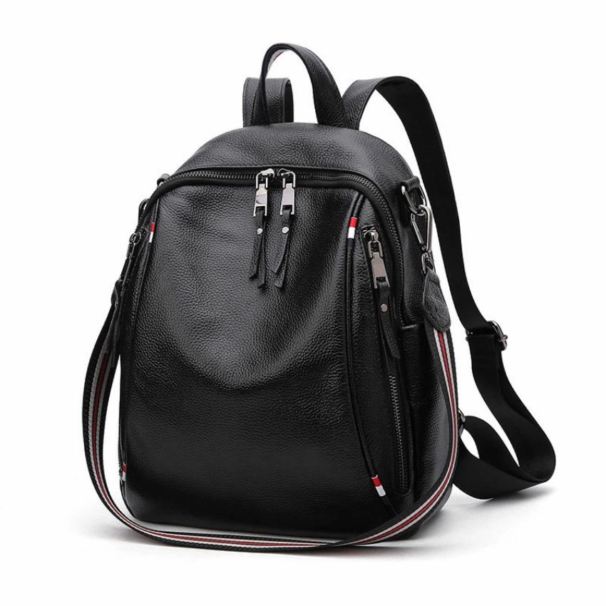 商品情報 ●【商品名】バックパック?リュック ●【サイズ】高さ30cm/幅27cm/奥行10cm ●【素材】牛革 ●パッケージ開封時に接着剤や表面加工剤など薬剤の臭いが発生する場合がございます。製品品質上は問題ございませんが、素材や加工方法...