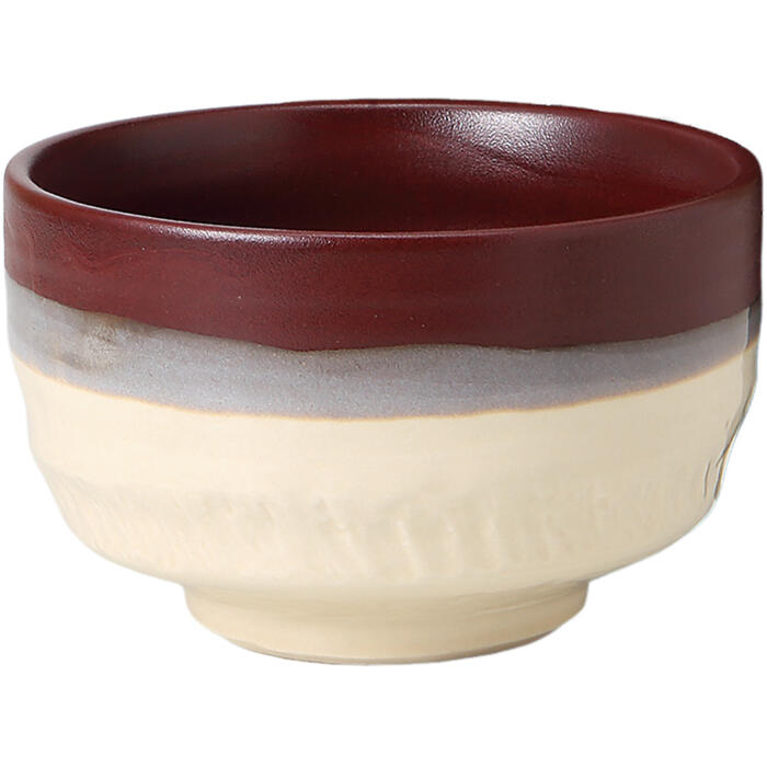 この茶道具の抹茶碗は、日本製の陶器で作られており、赤と白の暖かい色合いが特徴です。お洒落でかわいいデザインは、お家カフェやお茶会にぴったりで、初心者の方の稽古や練習用としても最適です。贈り物としても喜ばれるこの抹茶碗は、抹茶を楽しむ時間を特...