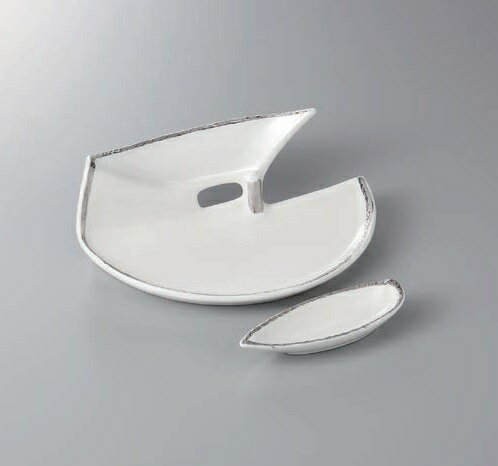 商品サイズ：19×21cm 千代口サイズ：13×4.7cm商品内容：器x1、千代口x1産地：日本（美濃焼）日本料理の要素、素材の持ち味を生かし引き立たせる料理にふさわしい洗練された器を揃えました。包丁の冴えにより鮮やかに魚介が彩りその意気ま...