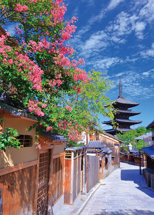 商品名八坂への路（京都） ピース数500 ピースサイズ通常ピースサイズ サイズ38×53cm 品 番YAM-05-1007 メーカーやのまん 商品説明法観寺（ほうかんじ）は京都府京都市東山区にある臨済宗建仁寺派の寺院で、街中にそびえ立つ五重...