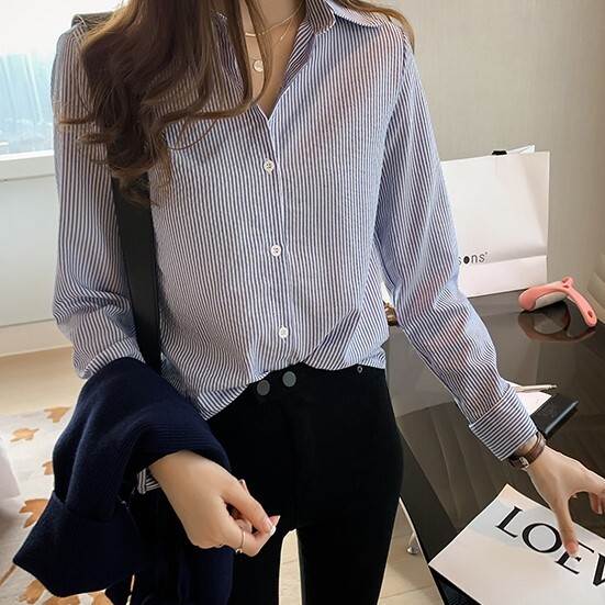 さわやかでシンプルな襟付きシャツ。普段使いでも、オフィスなどでもお使いいただけます。色展開　ブルー、グレー、ブラックサイズ M　L　XL　2XL　3XL　4XLサイズ(cm)M /前着丈 63 /後着丈　67/胸囲　90/肩幅　38/袖丈　...