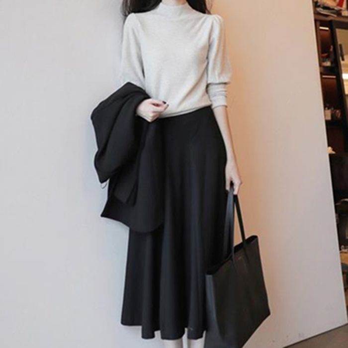 大人かわいいニットとスカートのお得なセット。セットだとコーディネートに迷わず着回しも楽しめます。サイズ S M L XLサイズ(cm)S /トップス着丈 53 /トップス胸囲 88 /トップス袖丈 59 /スカート丈 74 /ウエスト 60...