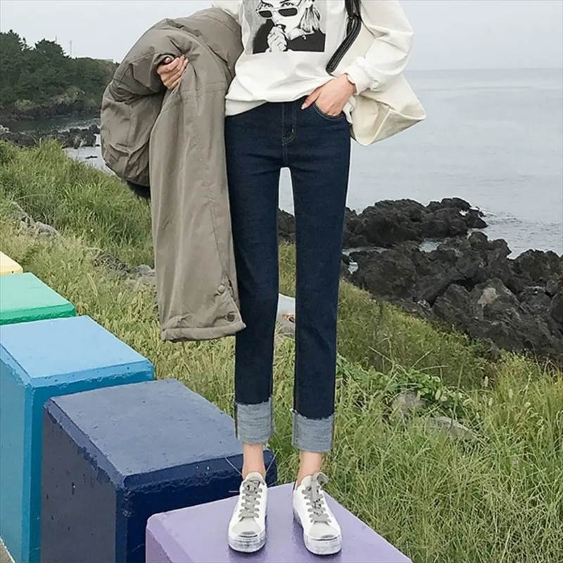 シーズンレスに活躍する、おしゃれなデニムパンツのご紹介です。シンプルな無地のデザインで、ベーシックなカジュアルスタイルから、スタイリッシュなストリートスタイル、こなれ感たっぷりのラフな着こなしにも合わせやすく、オールシーズン重宝するアイテム...