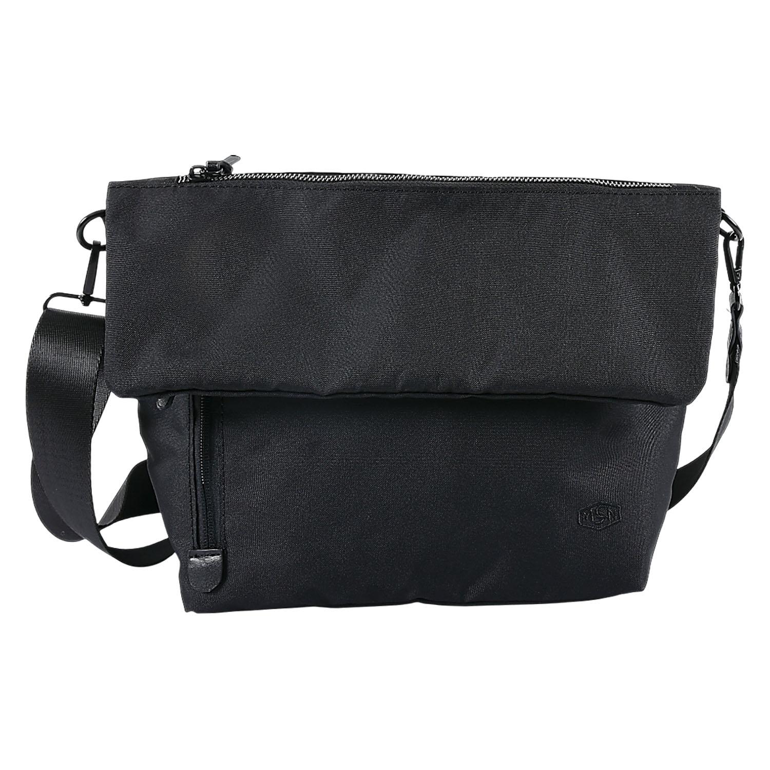 素材：ポリエステル産地：中国カラー：ブラック23×34（底25）×10cm重量：約435g他店舗でも併売しているため、一部在庫切れが起きる場合がございます。そのため一部取り寄せとなり、遅延やキャンセルとなる場合がございます。