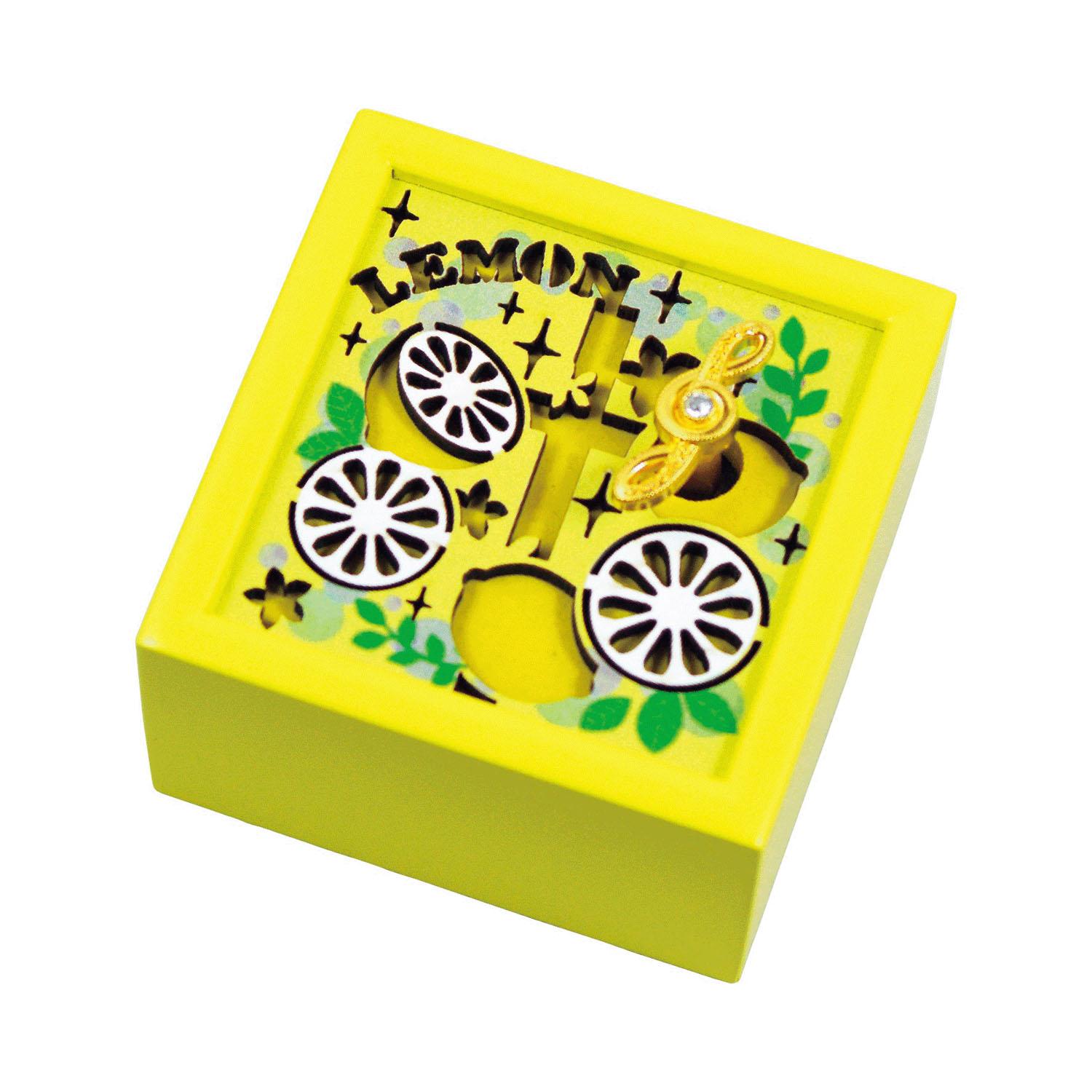 素材：MDF、亜鉛合金、ラインストーン産地：中国カラー：05：Lemon7×7×4.5cm他店舗でも併売しているため、一部在庫切れが起きる場合がございます。そのため一部取り寄せとなり、遅延やキャンセルとなる場合がございます。