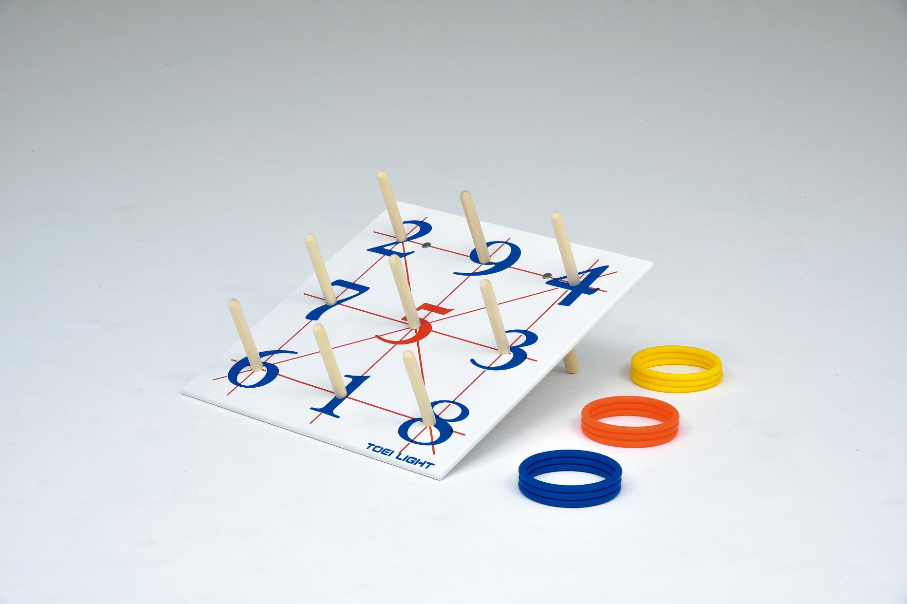 輪投ゲ600TPR 商品説明 60cmのスタンダードタイプ 本体サイズ ボード60×60cm、リング外径約16cm・内径約14cm(青、オレンジ、黄各3本) 重量 3.5kg(リング約50g/本) 素材・材質 ボード・ポール:木製(抗ウイル...