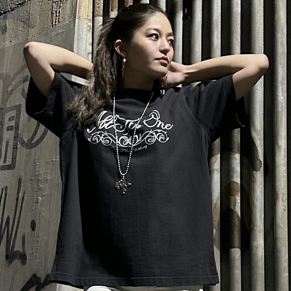 厚手のしっかりとした質感の「鎧ボディー」シリーズ 「素材」「首周りの耐久性」「着心地」を追及したタフネスな仕上がり 双糸（太糸を2本絡めた糸）で強化した『16番手 天竺』使用 【素材】綿：100% 【サイズ】着丈/身幅/袖丈(cm) L：7...