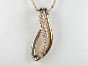 【仕様】ダイヤ15石：0.05CT【チェーン】K18PGカットボール40cm【サイズ】幅6.0mm×高さ16.7mm×厚さ3.9mm【重量】N込み2.1g【素材・材質】ダイヤモンド,地金（K18ピンクゴールド）【ご注意】受注生産商品ですので...