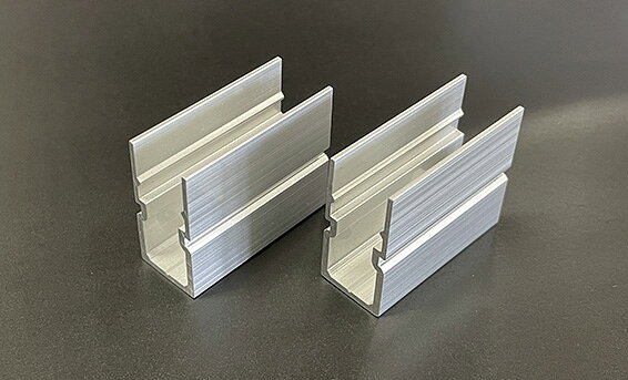 メーカー： FKK / FKK株式会社　　　 FMT-CA-U専用 取り付けレール(3個入り) ※この商品は電気工事士による取付工事が必要です。 LEDテープライト　FMT-CA-Uシリーズ ※本商品は照明器具本体とセットでご購入ください。...