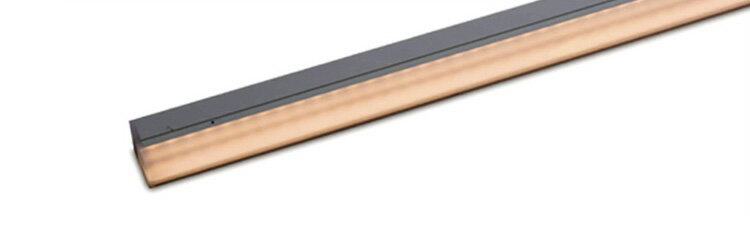 メーカー： 株式会社 Luci / 株式会社ルーチ　　　 LED間接照明　ルーチ・クレイドlens 本体：ポリカーボネート・アルミニウム 入力電圧：DC24V 消費電力：21.6W 灯具の長さ：1169mm 質量：485g 消費効率(L27...