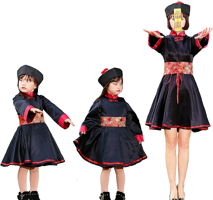 【製品仕様】 キョンシーハロウィンコスプレセットは、帽子 + ドレス + お札 + ベルトの 4 点セット。イベントの雰囲気を一気に高めます。ハロウィンにぴったりの必携アイテムです。 【高品質素材】 ポリエステルを使用し、柔らかく肌触りがよ...