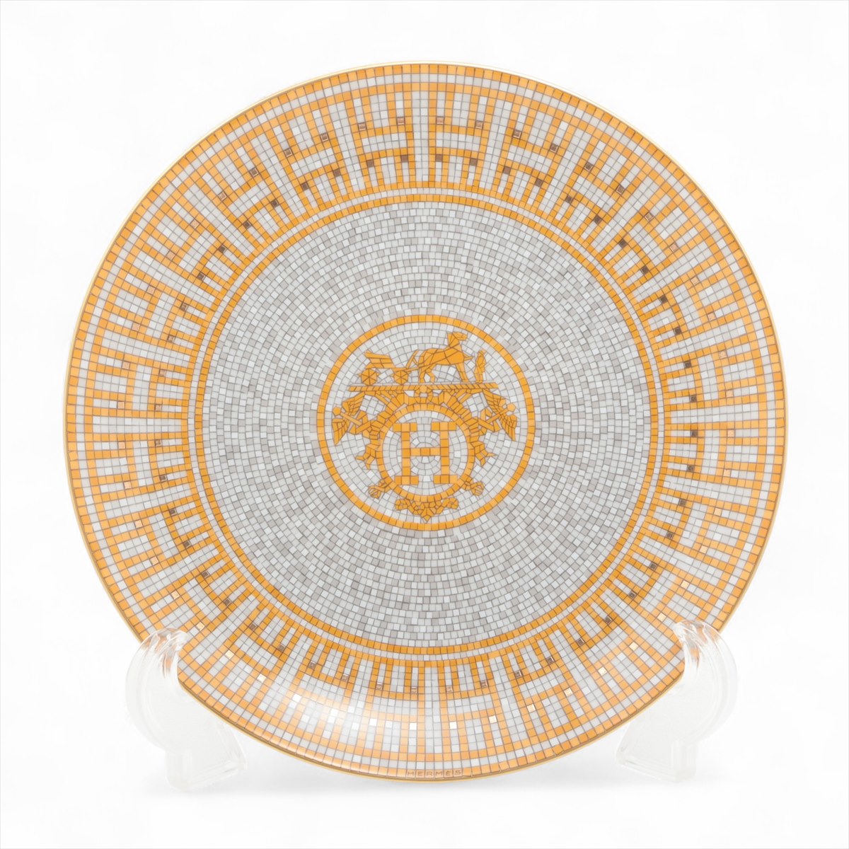 商品番号 A4040273 カテゴリ その他 ブランド エルメス 商品ランク A サイズ 備考：直径：21.3cm　 付属品 なし カラー イエロー 素材 陶器 モデル モザイク ヴァンキャトル 備考 わずかなスレがございますが使用感が少な...