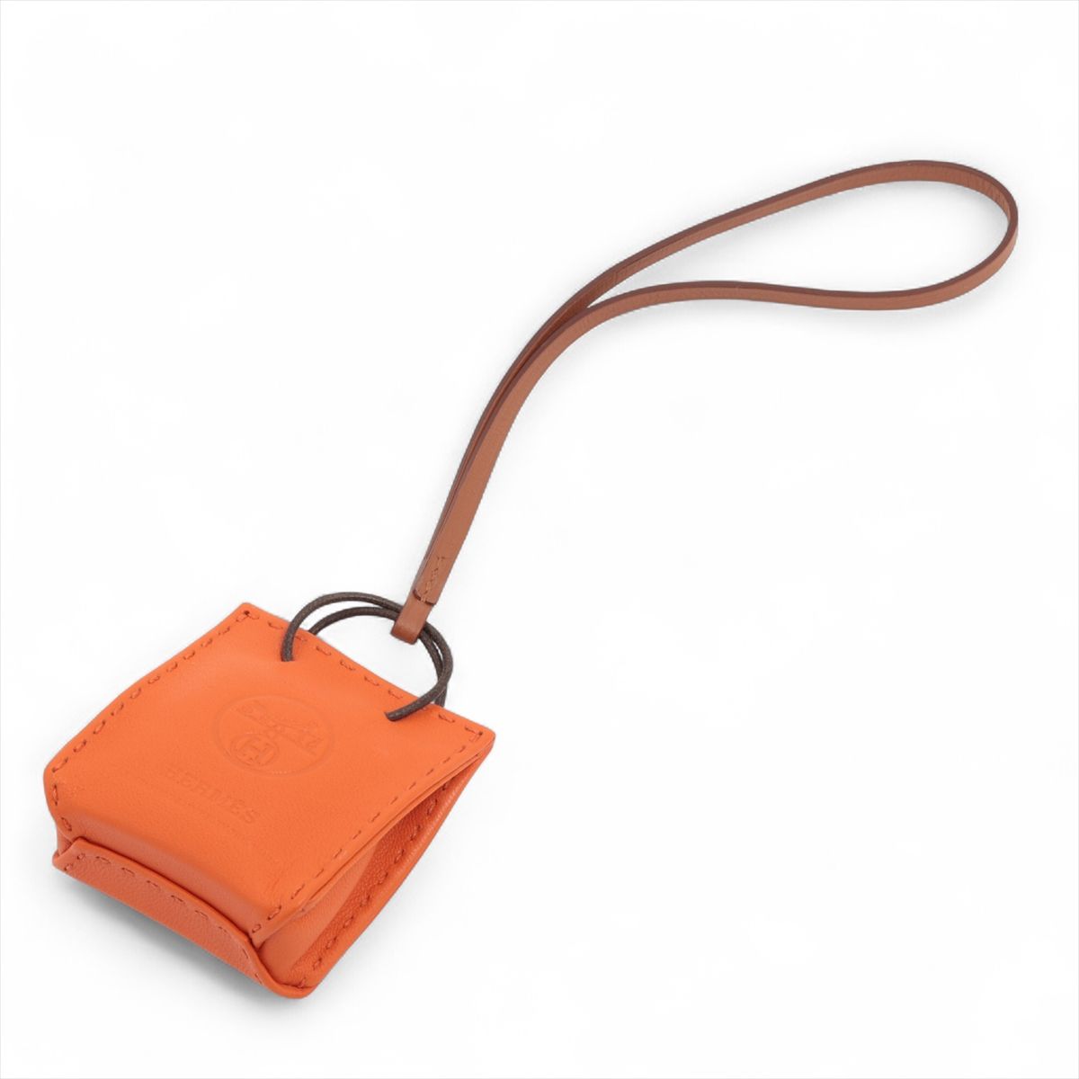 商品番号 A4131175 カテゴリ その他 ブランド エルメス 商品ランク AB サイズ 備考：全長：23.5cm　【チャーム本体】サイズW：5.2cm　 サイズH：7cm 付属品 なし カラー オレンジ 素材 アニョーミロ モデル サッ...