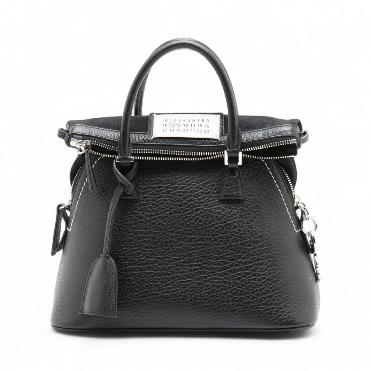 商品番号 A4173799 カテゴリ ハンドバッグ ブランド メゾンマルジェラ 商品ランク AB サイズ W約26.5 x H約28 x D約13 ハンドル高さ：約10.5 備考：サイズH（展開時）：24.5cm 付属品 カデナ クロシェッ...