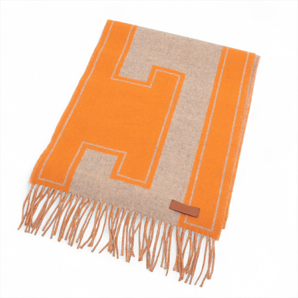 商品番号 A4202163 カテゴリ マフラー ブランド エルメス 商品ランク S サイズ W約32 サイズ全長：約178 付属品 なし 素材 カシミヤ モデル クレ ドゥ H 備考 未使用品と見られる非常に綺麗な状態です。 サイズガイドはこちら