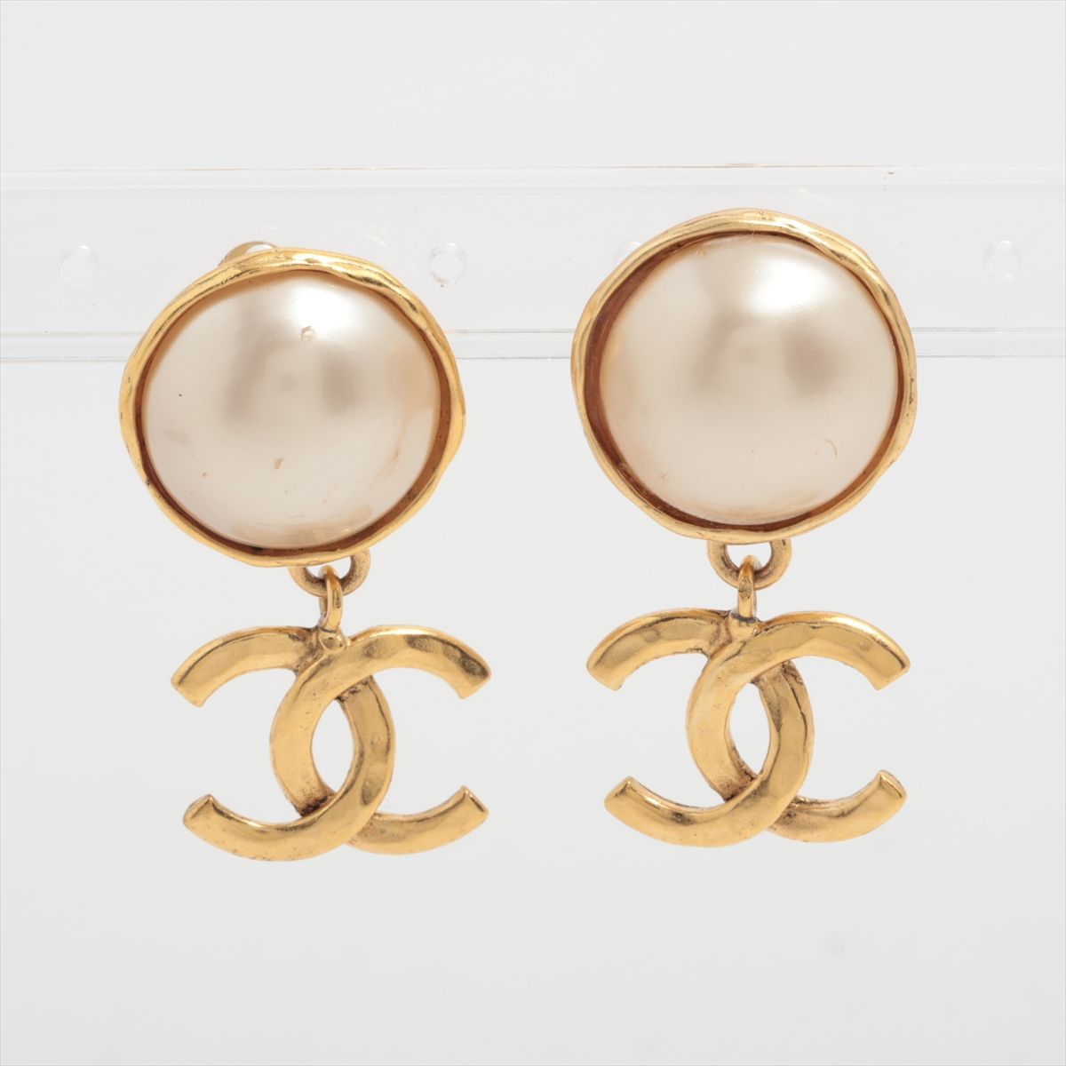 商品番号 A4247313 カテゴリ イヤリング ブランド シャネル 商品ランク B サイズ W約1.9 x H約4 付属品 なし カラー ゴールド 素材 GP×フェイクパール モデル ココマーク 備考 スレ 汚れ 剥げ 変色などございます...