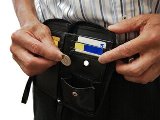 スマホから財布・カードまで必要な物をスッキリ収納！ベルトに装着して手ぶらでお出かけできるケミーパーチェからの携帯多機能ウォレット！スマホから財布・カードまで必要な物をスッキリ収納！ベルトに装着して手ぶらでお出かけできるケミーパーチェからの携...