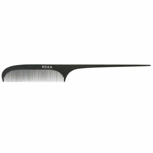 N.B.A.A エスコーム NB-CS 商品サイズ (幅×奥行×高さ) :250×5×210 内容量:1個 材質はベークライトを使用し、歯先 ■歯の目 ■スキ方 ■形状 ■厚み ■バランス ■感触 ■強度 ■テールの長さなど、すべてにこだわ...