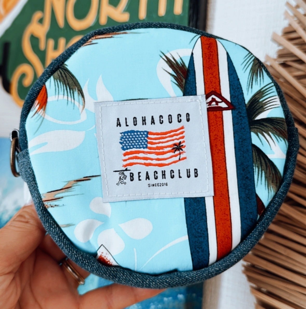 丸型ポーチ〈C〉 丸いフォルムが可愛らしい 翌日発送可能〈土日祝 省く〉ハンドメイド作家 AC 様とのコラボ商品!!バッグ/ポーチ/がま口財布など色々な作品を販売中！是非気に入った作品を見つけてください！！サイズ横幅:約14cm縦幅:約14...