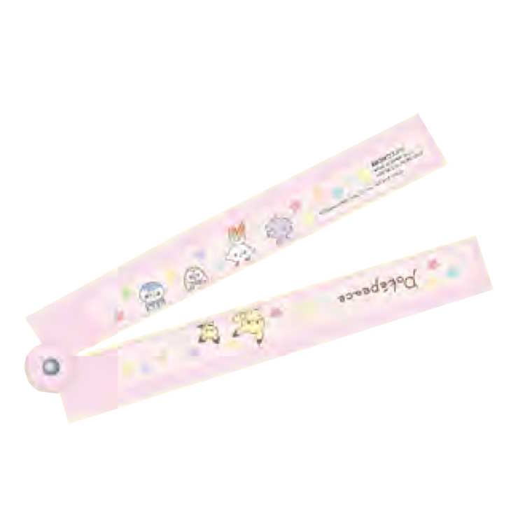 商品仕様【本体サイズ】約165×40×5mm【パッケージサイズ】約46×220×5mm【重量】約18g【特長】おりたたむと15cm、開くと30cmの定規・ラメ入・15度ごとにカチッととまる分度器機能付特記事項※画像はあくまでも商品イメージに...