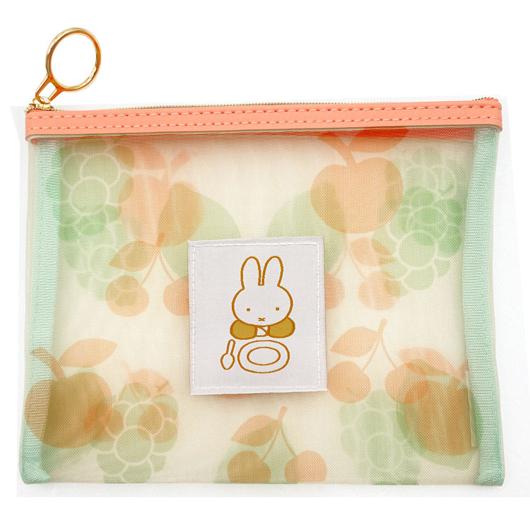 商品仕様【サイズ】約W175×H140mm(ファスナー引き手を除く) 【素材】ポリエステル 【生産国】中国特記事項※画像はあくまでも商品イメージになります。実際の商品と色や仕様が異なる場合がありますので、予め御了承ください。 ※メーカー希望...