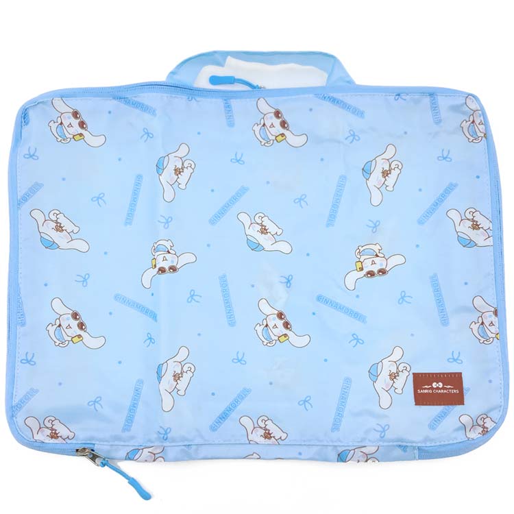 商品仕様荷物を入れてファスナーを閉めるだけ！キャリーケース内の省スペースに大活躍する便利な圧縮ポーチ♪ 【サイズ】約W400×H300×(閉)D10〜(開)D80mm パッケージ：約W160×H381mm 【素材】本体：ポリエステル100％...