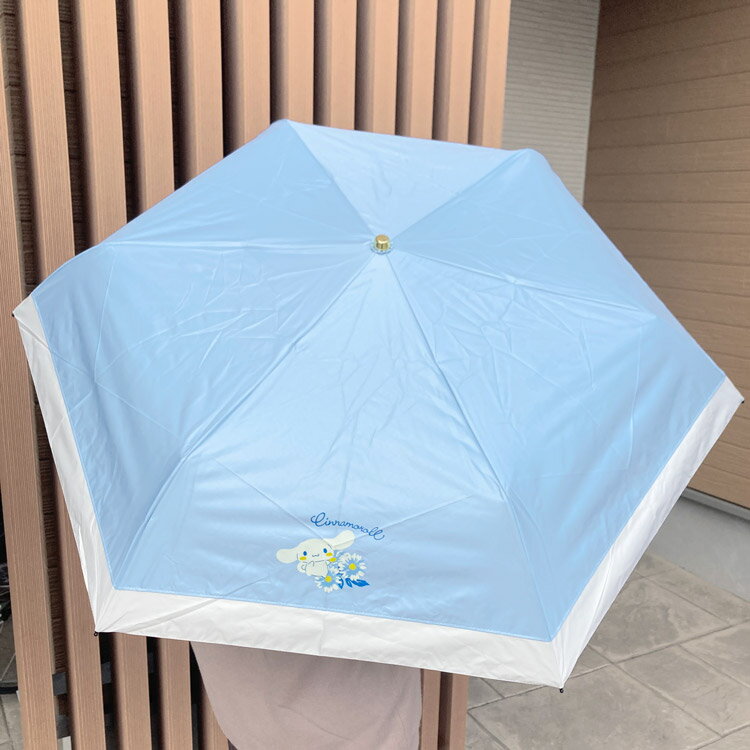 商品仕様雨でも晴れでもどちらでも使用可能！【サイズ】50cm【素材】ポリエステル【仕様】安全ろくろ耐風骨仕様裏面黒コーティング持ち手は涼しげなクリア手元♪【原産国】中国特記事項※画像はあくまでも商品イメージになります。実際の商品と色や仕様が...
