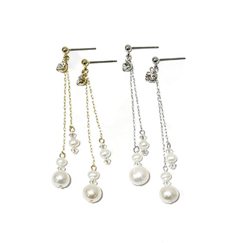 【商品詳細】 真珠の種類：淡水真珠 真珠のサイズ：3.0-3.5mm、7.0-7.5mm 地金：チタン 全長：約59mm キャッチ：シリコンキャッチ その他：ジルコニア ※自然素材を使用しているため色やサイズなどに個体差があります。 ▼ 取...