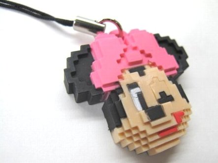 ■→ディズニー　ドットストラップ　ミニー　　未使用品。30×30×6ミリ。　■スマホにも装着できるように、イヤホンジャック部品を、おまけでおつけします。イヤホンジャック部品は、おまけですので多少デザインがかわる場合もございます。　※商品内に...