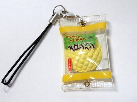 ■商品説明→ヤマザキ　ストラップ　メロンパン　未使用品。マスコット部分：約4cm。※スマホにも装着できるようにイヤホンジャック部品をおつけします。イヤホンジャック部品はおまけですのでデザインが多少かわる場合もございます。ご了承ください。ファ...