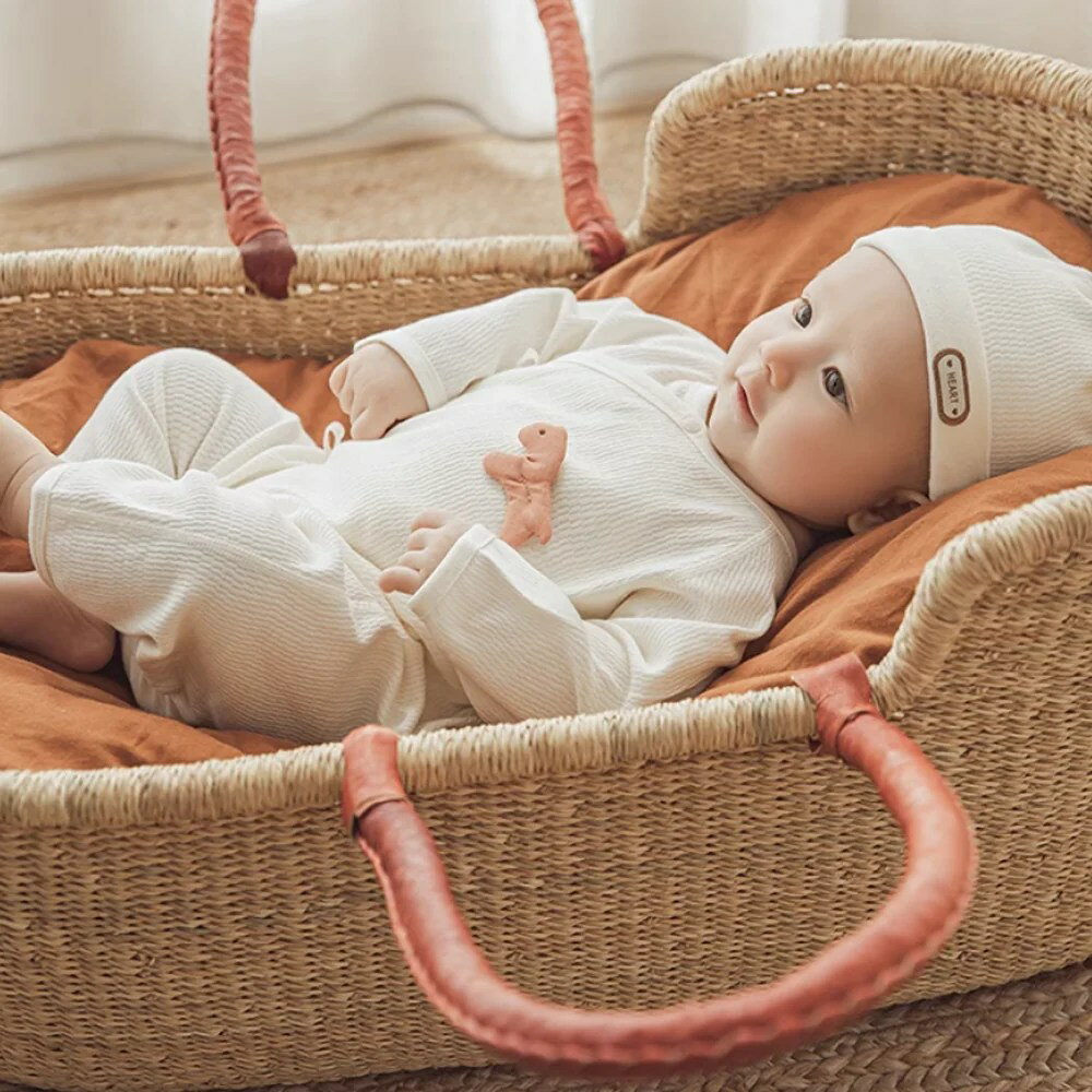 【おすすめ】立体ホースロンパース 小さなホースマスコットがついたお上品なロンパースが登場！ 着心地の良い綿100%素材で、汗をかきやすいベビーも快適♪ 新生児期から着せやすいおすすめ前開きロンパースです◎ 素材▼ 綿100% ■サイズ—着丈...