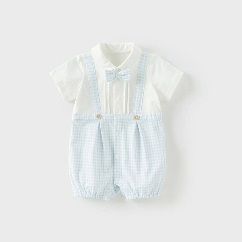 Dave&bella ギンガムロンパース 爽やかなライトブルーのギンガムチェックが映えるロンパース。 白シャツとのレイヤード風デザインで、きちんと感もプラス◎ 半袖タイプなので春夏のお出かけや記念日コーデにもぴったりです♪ 素材▼ 綿100...
